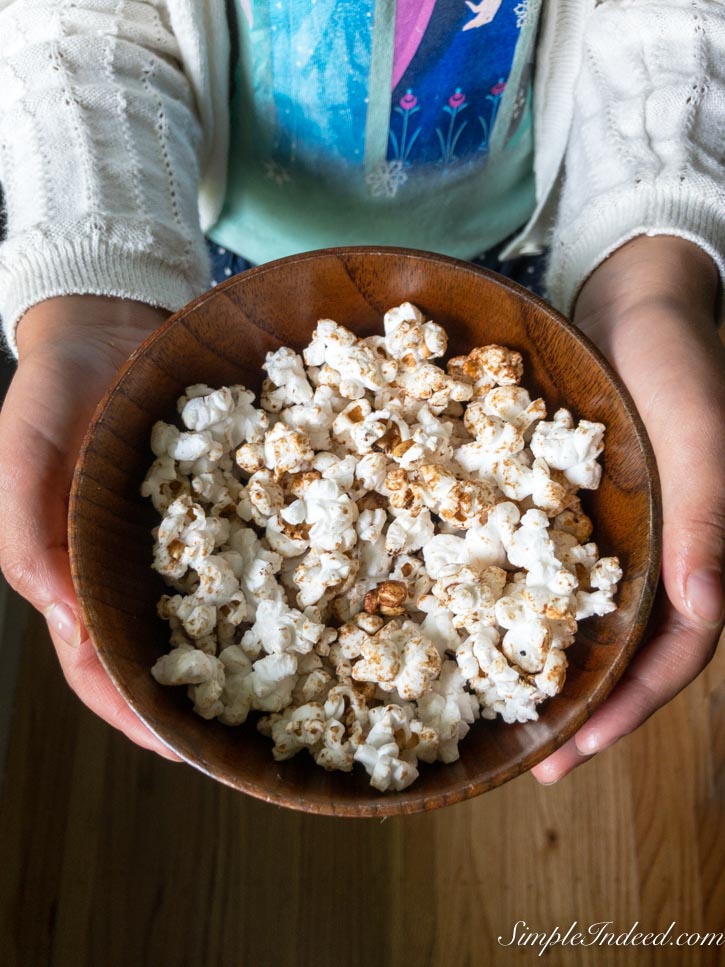 Homemade coconut popcorn - Simple Indeed
